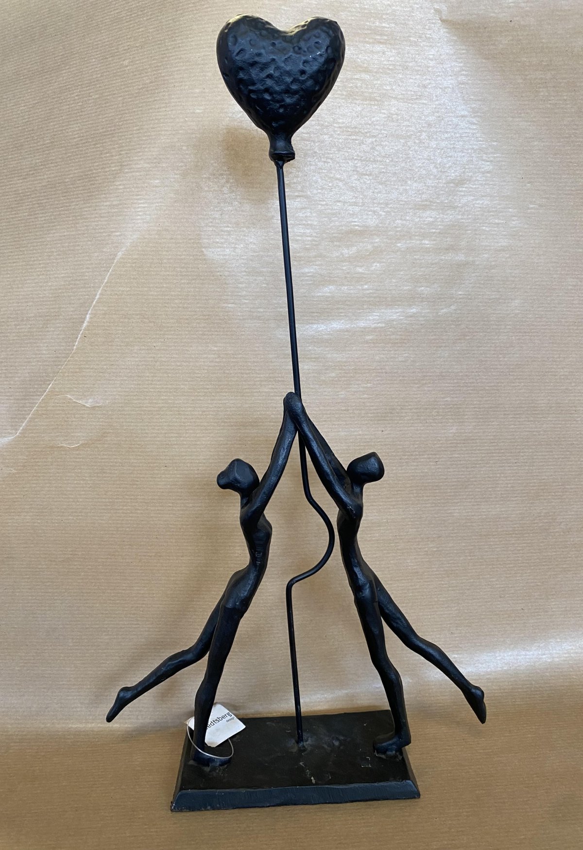 Figur i jern, par med hjerte - Brugskunst - Audebo Havecenter